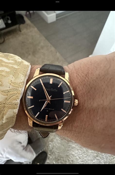 Identification Scrolller