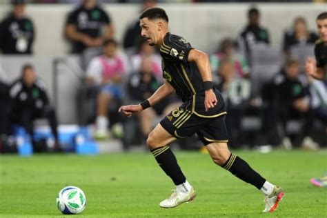 Mark Delgados Return Ends Early In Lafcs El Trafico Draw With Galaxy Daily News