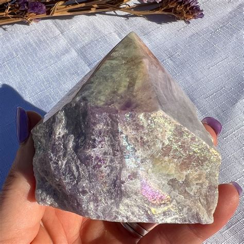 Chevron Amethyst Aura Cut Base Point Thesanctuarybne