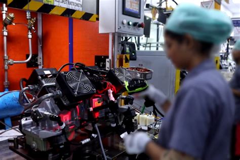 Zf E Comp Powering The Future Of Electric And Hybrid Commercial Vehicles In India Zf