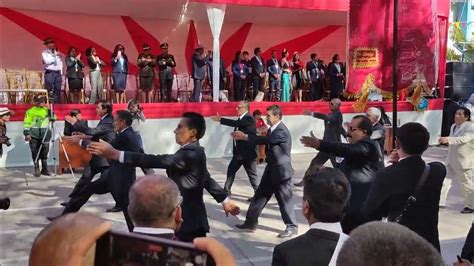 Desfile De Exalumnos Del Colegio 9 De Julio Celebración Del 9 De
