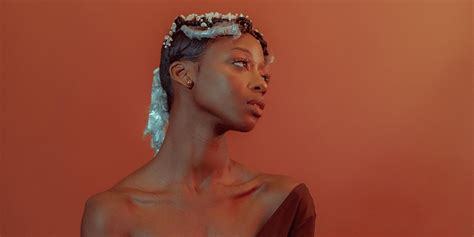 Enhancing Beauty Shooting Black Models With Warm Light