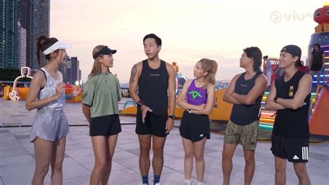 柳俊江逝世｜前妻雷康怡沉寂兩個月憔悴蒲頭 彈奏情歌展微笑逐漸走出悲痛 星島日報