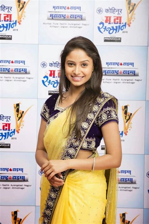 Sayali Deodhar Hot Tight Jeans Wallpaper Marathi Actress Height Wiki