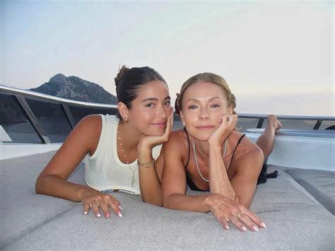 Lola Consuelos Reveals Amazing Piece Of Fashion Advice Mom Kelly Ripa