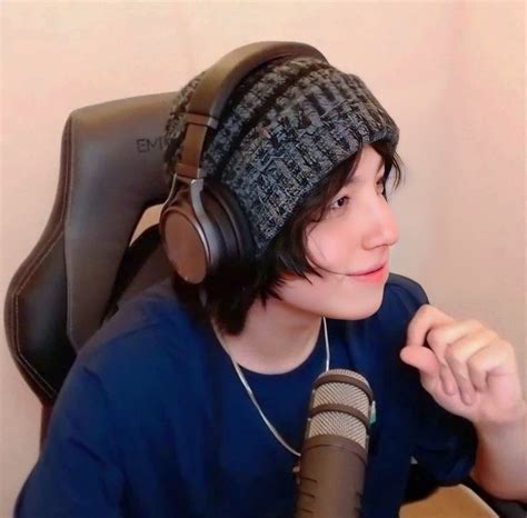 ⏤͟͟͞͞︴☆┆𝐐𝐮𝐚𝐜𝐤𝐢𝐭𝐲 ঞ Celebridades Bonitos Caras Guapas Citas De Fotos Divertidas