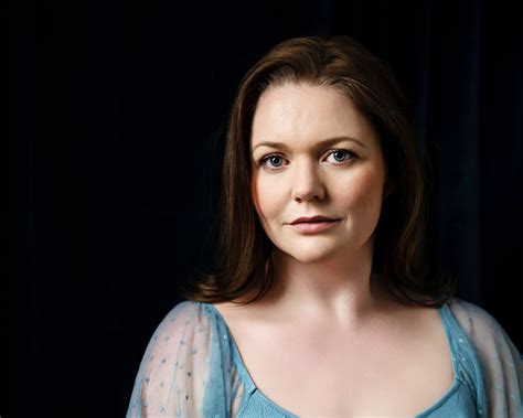 Laura Claire English