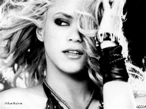 Top 10 Music Video Give It Up To Me Shakira