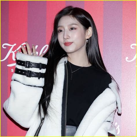 Jung Kook Of Bts Dating History Every Rumored Romance Revealed Bts