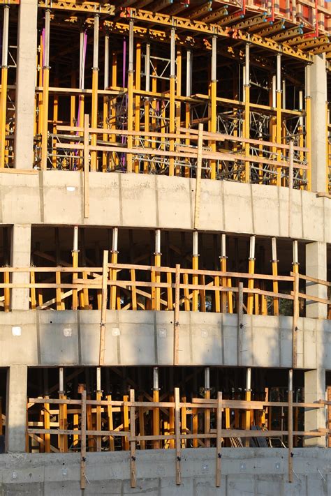 Chapter 1 — Reliable Scalable And Maintainable Applications By Larry Peng Yang The