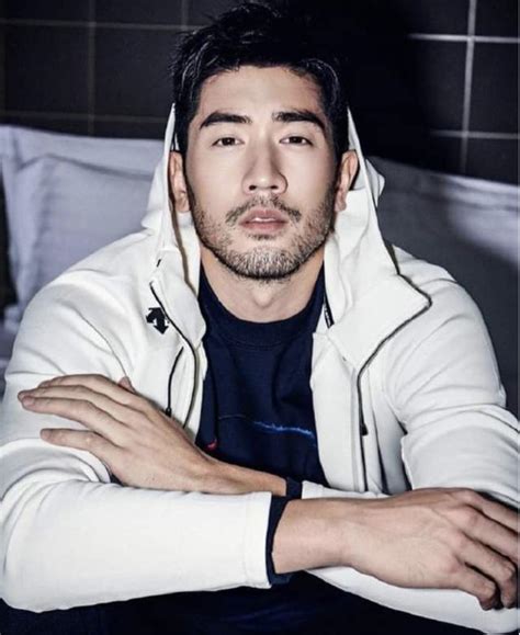 高以翔去世9天，粉絲曝光浙江衛視兩次買水軍：站在中立角度 每日頭條