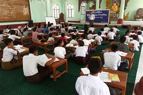 ဂန့်ဂေါမြို့နယ်၌ လူငယ်ရေးရာအသိပညာပေးဟောပြော Information And Public