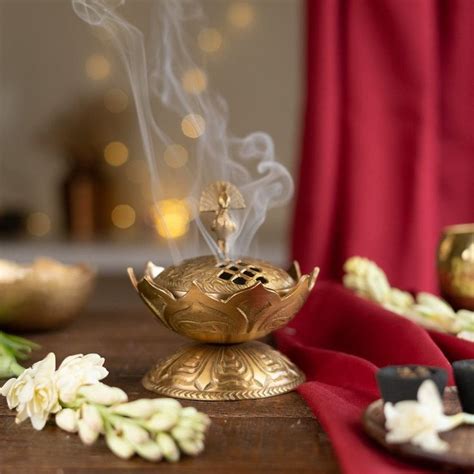 Pin Von Nethra Harish Auf Silver