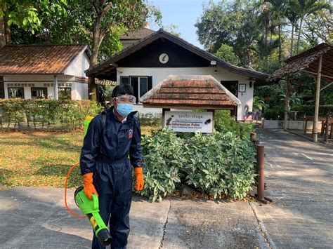 ฉีดพ่นน้ำยาซิลเวอร์นาโนเพื่อการฆ่าเชื้อต่างๆ ภายในและบริเวณอาคารสำนักงานสำนักส่งเสริมศิลป