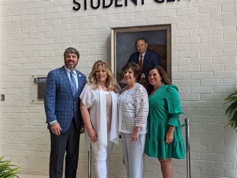 Wallace State Unveils Portrait Of Garlan E Gudger Sr The Cullman Tribune