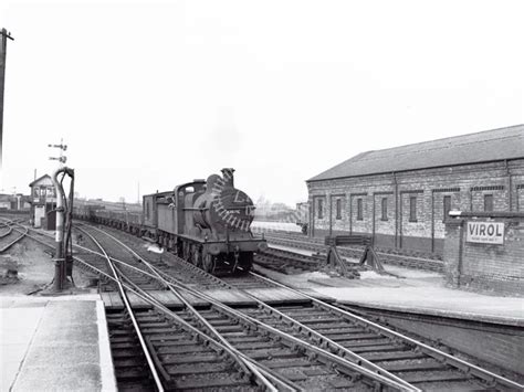Photo British Railways Steam Locomotive 43676 Class Mr 3f Market