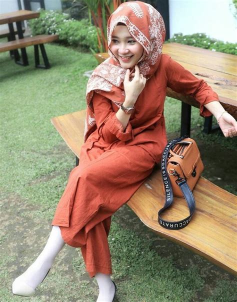 Koleksi Foto Cewek Jilbab Aceh Manis Tante Ara