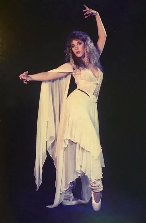 Iconic Musician Outfits Stevie Nicks Famous Outfits Steve Nicks
