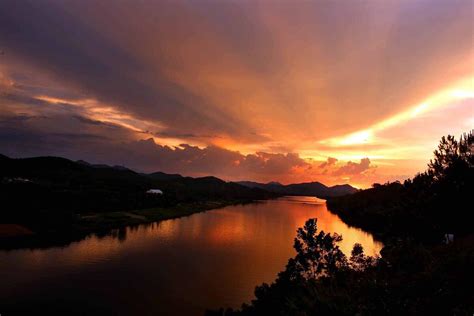 Tour đi Thuyền Và Ngắm Hoàng Hôn Trên Sông Hương Phuotvivu