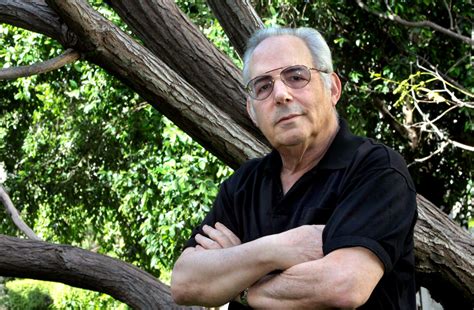 המתרגם עמנואל לוטם מעמודי התווך של קהילת הפנטזיה והמדע בדיוני בישראל הלך לעולמו בגיל 80