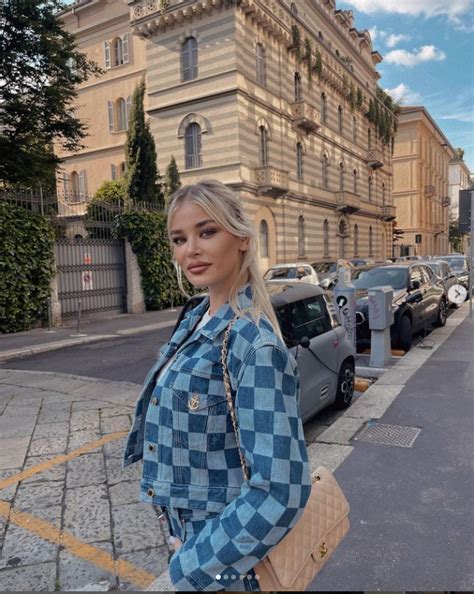 Sofija Milošević Pozirala U Providnoj Haljini Idj Tv