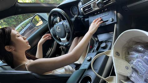 露點寫真遭翻拍！雞排妹怒貼「開車照」 喊話：別上錯車 Tvbs Line Today