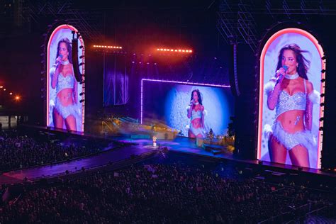 Las Mejores Fotos Del Primer Show De Emilia Mernes En El Estadio Vélez