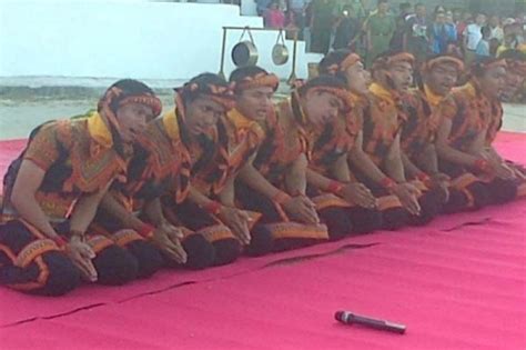 Tari Saman Aceh Ramaikan Pembukaan Pirn Wakatobi Antara News Sulawesi