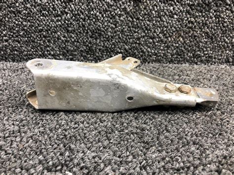35 815077 1 Use 35 815077 9 Beechcraft 35 Main Gear Uplock Assembly Rh