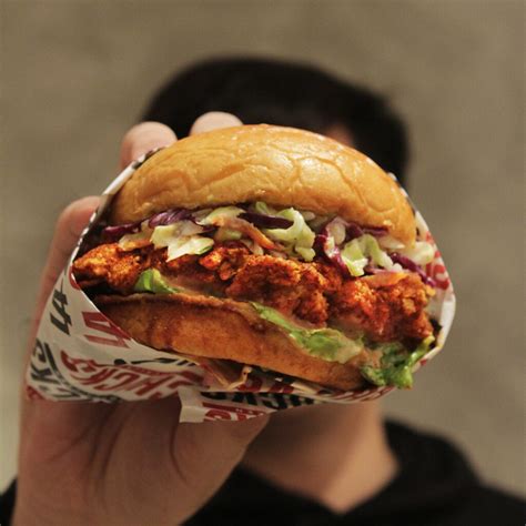 La Chicks Hot Chicken