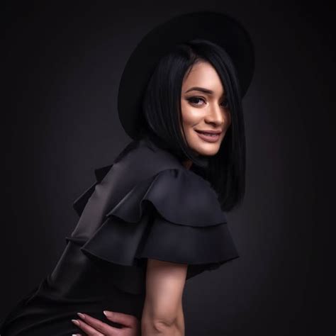 Liset Hernandez Hliset • Threads Say More