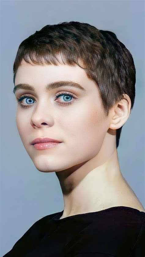 Sophia Lillis Hair Cuts Actress Emma Stone Short Hair Haircuts