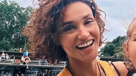 Filha De Débora Nascimento Esbanja Fofura E Rouba A Cena Em Fotos Inéditas