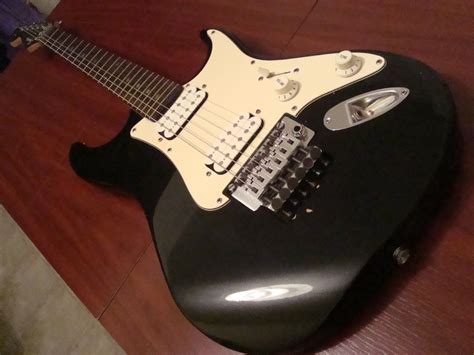 Squier Stagemaster 5 Products Audiofanzine