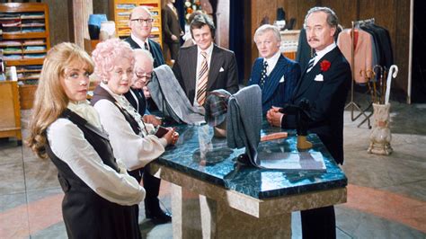 Résumé Et Casting Are You Being Served Film Comédie 1h35 1977 Canal