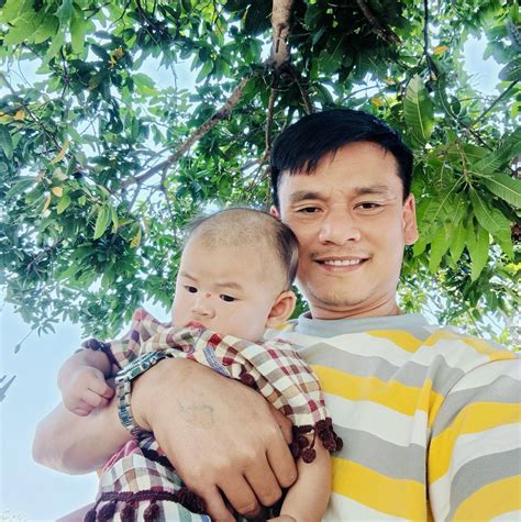 ร้องดีจังเลยยยย😅😅 ออกหาจับกบแป๊บนะครับ จับกบ กบร้อง ฤดูฝน หน้าฝน Happyholidays ลูกแก้ว