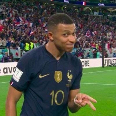 Joueur De Football Vidéos De Football Fut Même