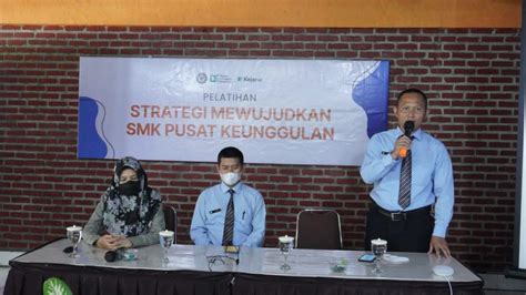 Smk Wikrama 1 Garut Selenggarakan Pelatihan Strategi Mewujudkan Smk