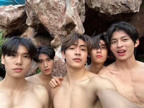 Pond Naravit Lertratkosum Phuwin Tangsakyuen Joong Archen Aydin Dunk Natachai Boonprasert