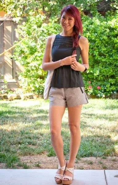 How To Wear Striped Shorts 15 Chic Outfit Ideas For Women Secret Dresser