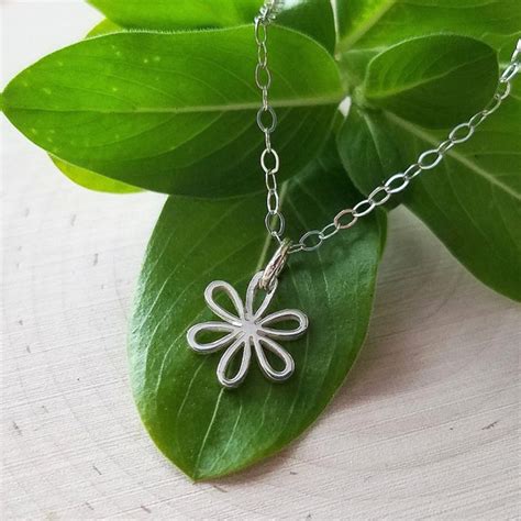 Daisy Necklace Etsy