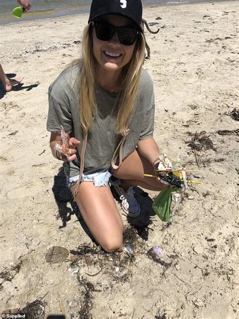 Australian Model Elyse Knowles Issues Dire Warning To Instagram Influencers Daily Mail Online