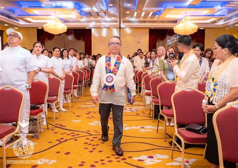 Sde Video Showing Filipino Professionals In The Uae Take Their Oath