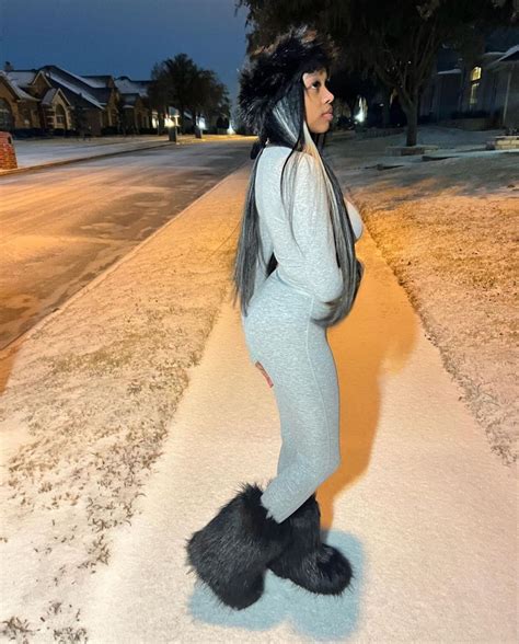 𝘱𝘪𝘯 𝘢𝘪𝘬𝘰𝘵𝘩𝘦𝘴𝘤𝘪𝘦𝘯𝘵𝘪𝘴𝘵 Fur Boots Outfit Cute Swag Outfits Furry