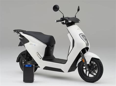 Electric Scooter Wallpapers Top Free Electric Scooter Backgrounds Wallpaperaccess