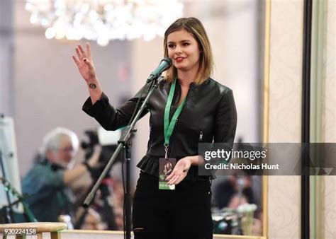 Jacquie Lee Photos Photos And Premium High Res Pictures Getty Images