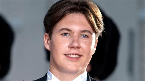 Med Prins Louis I Armene Prinsesse Catherine Deler Private Billeder Af Sig Selv Med Børnene