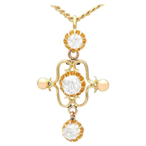 158 Carat Diamond Platinum Flower Pendant Necklace For Sale At 1stdibs
