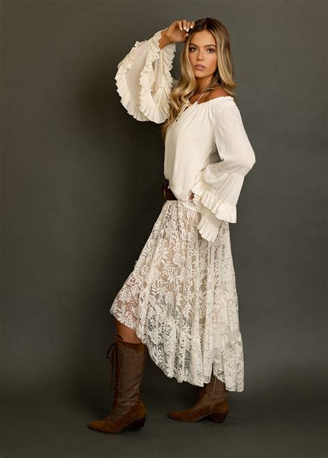 Devina Top In Ecru Joyfolie