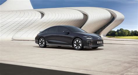 Hyundai Ionic 6 18inch Biophilic Blue Pearl Front 001 Gohed Gostan